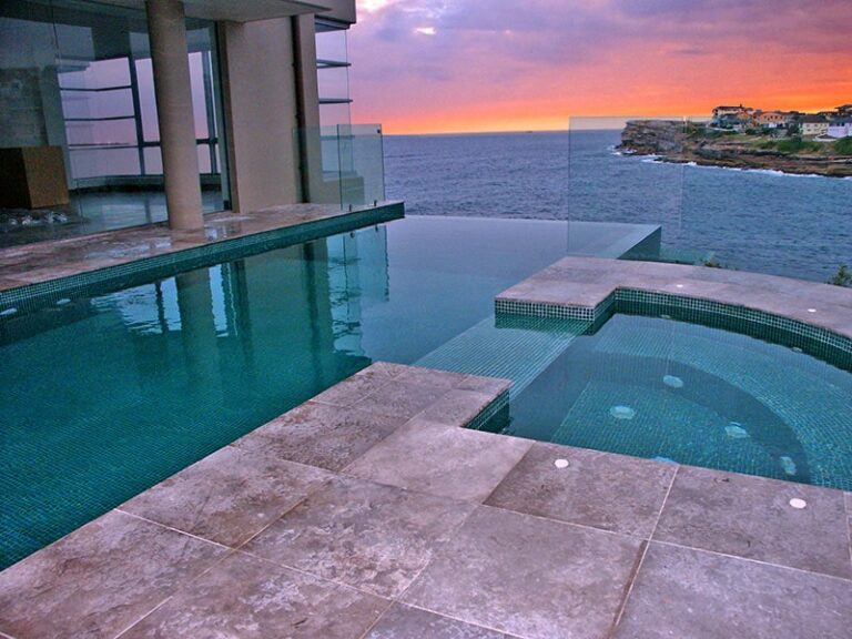 Breathtaking cliff top infinity pool - Sunset Pools